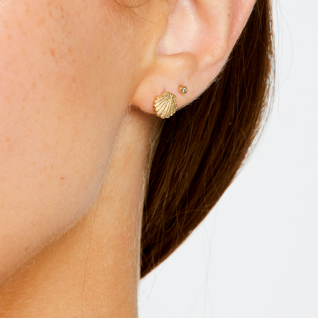 Luxe Seashell Studs | chic jewelry, simple jewelry, dainty jewelry, minimalistic jewelry, gold ...